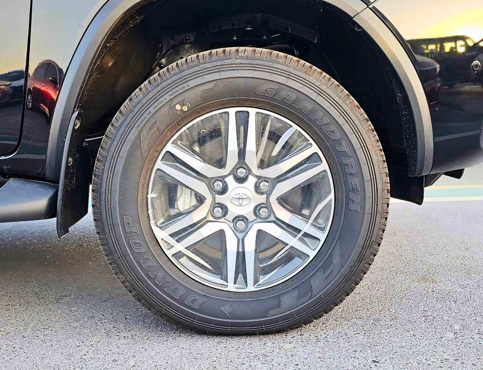 TOYOTA FORTUNER BASIC 2025 PETROL V4 2.7L A/T