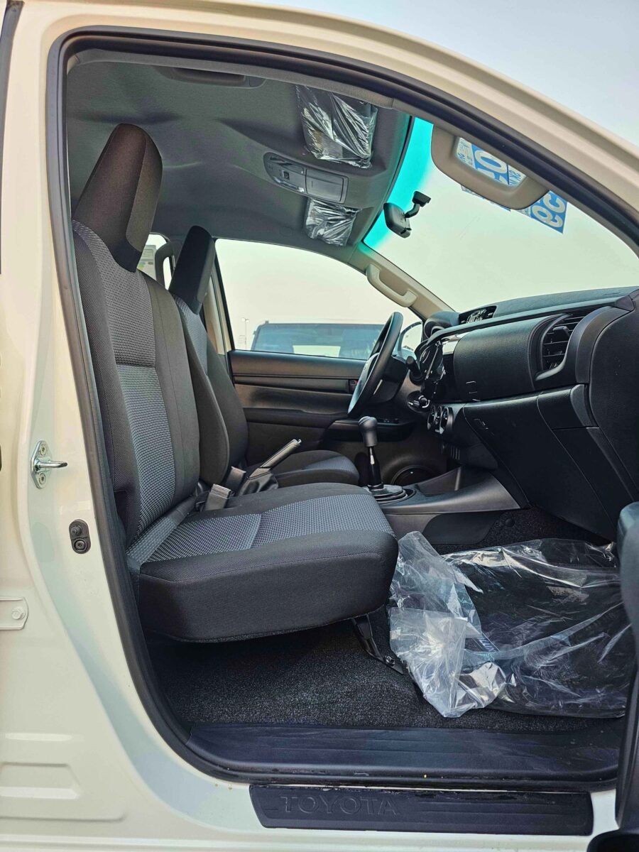 Discover the Toyota Hilux DLX-G1: Your Ideal Adventure!