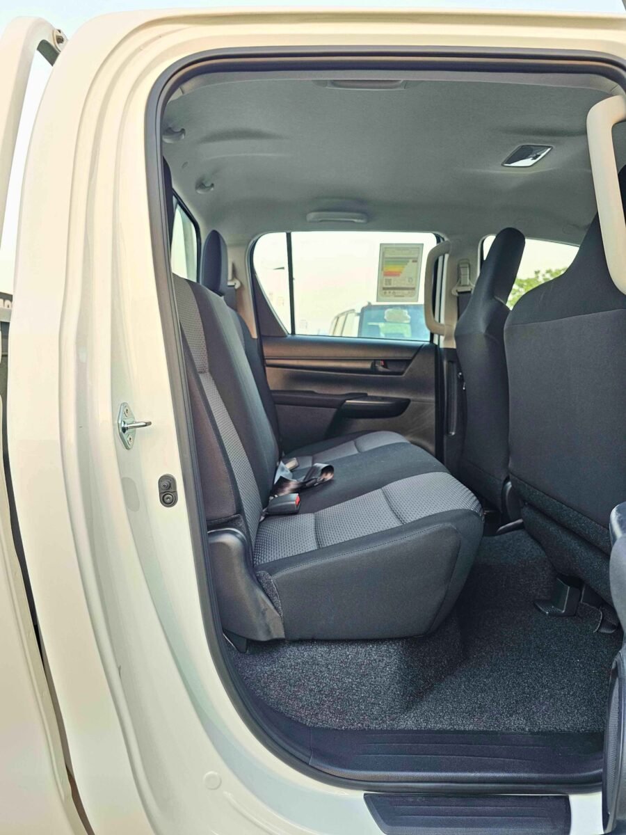 Discover the Toyota Hilux DLX-G1: Your Ideal Adventure!