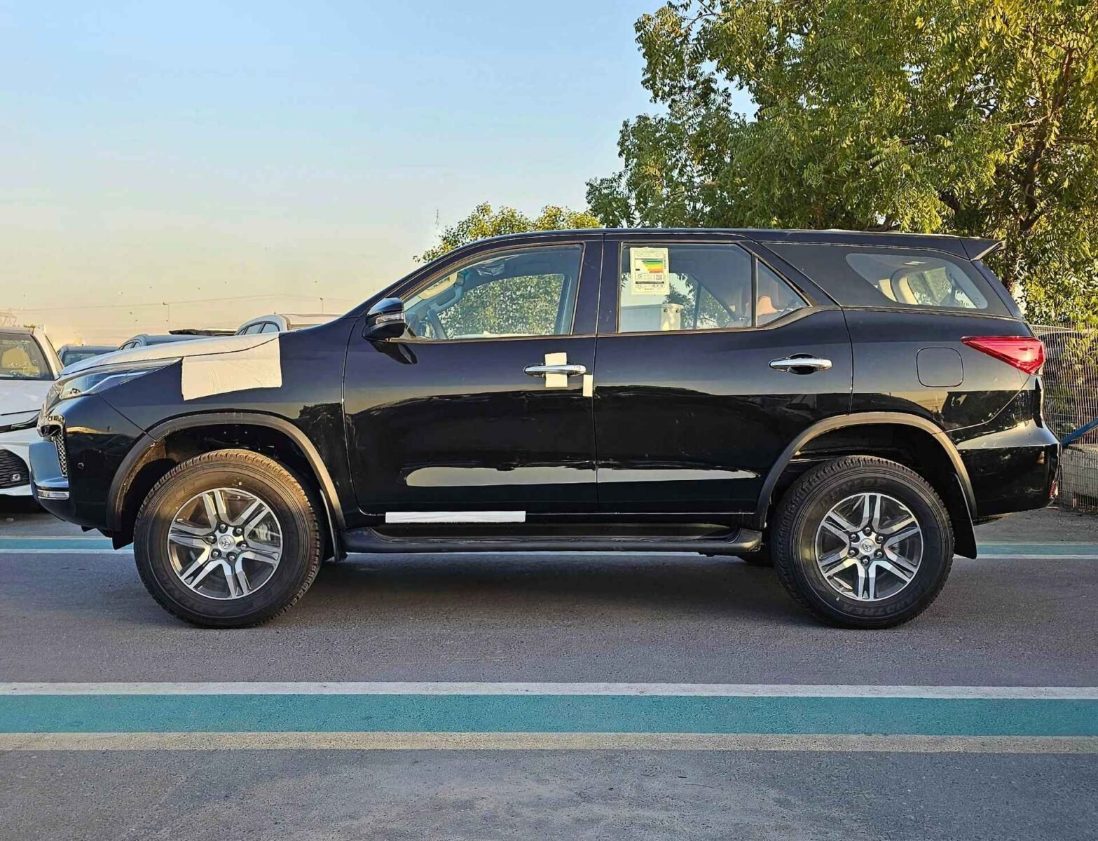 TOYOTA FORTUNER BASIC 2025 PETROL V4 2.7L A/T