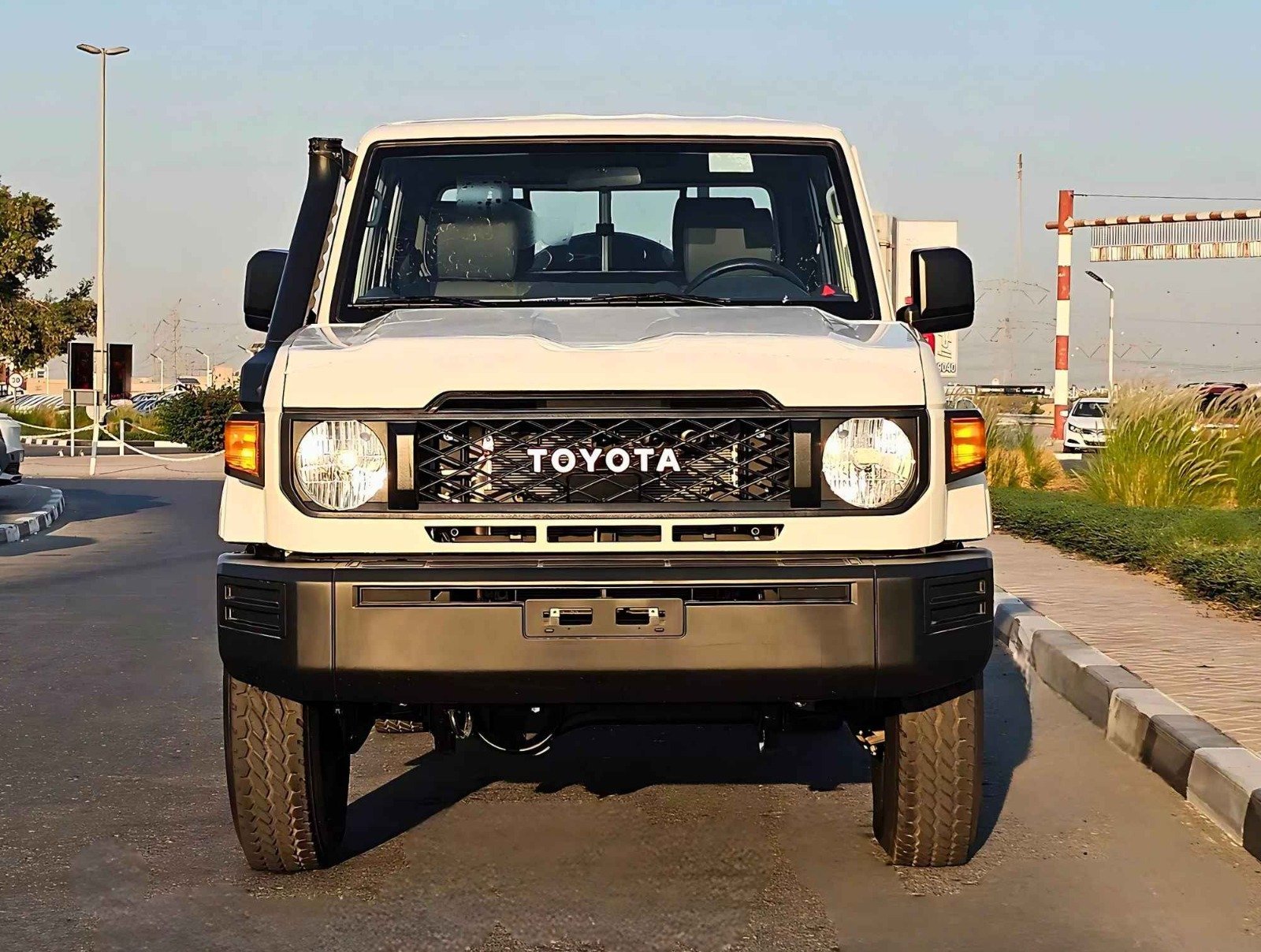 TOYOTA LANDCRUISER PICKUP 2024 DIESEL V6 4.2L M/T - Ready for Export