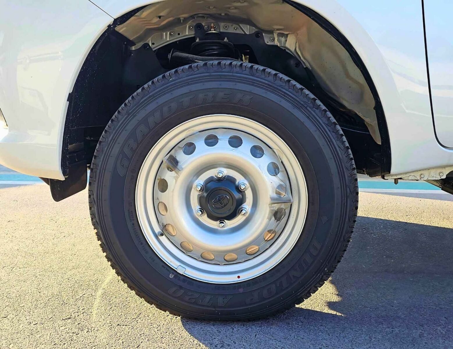 TOYOTA HILUX NARROW BODY 2025 – Unstoppable 4x4 Strength for Export