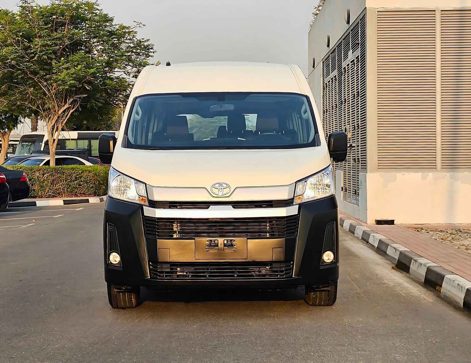 Reliable & Spacious Toyota Hiace HIGHROOF 2025 – Perfect for Passenger ...